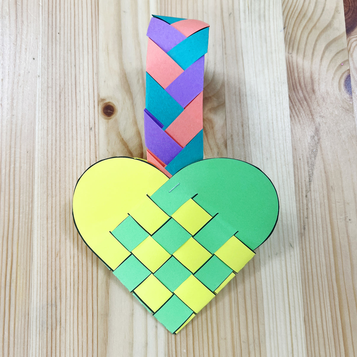 Heart Bag (Paper Plaiting) – Montessori Resource Store Bambino