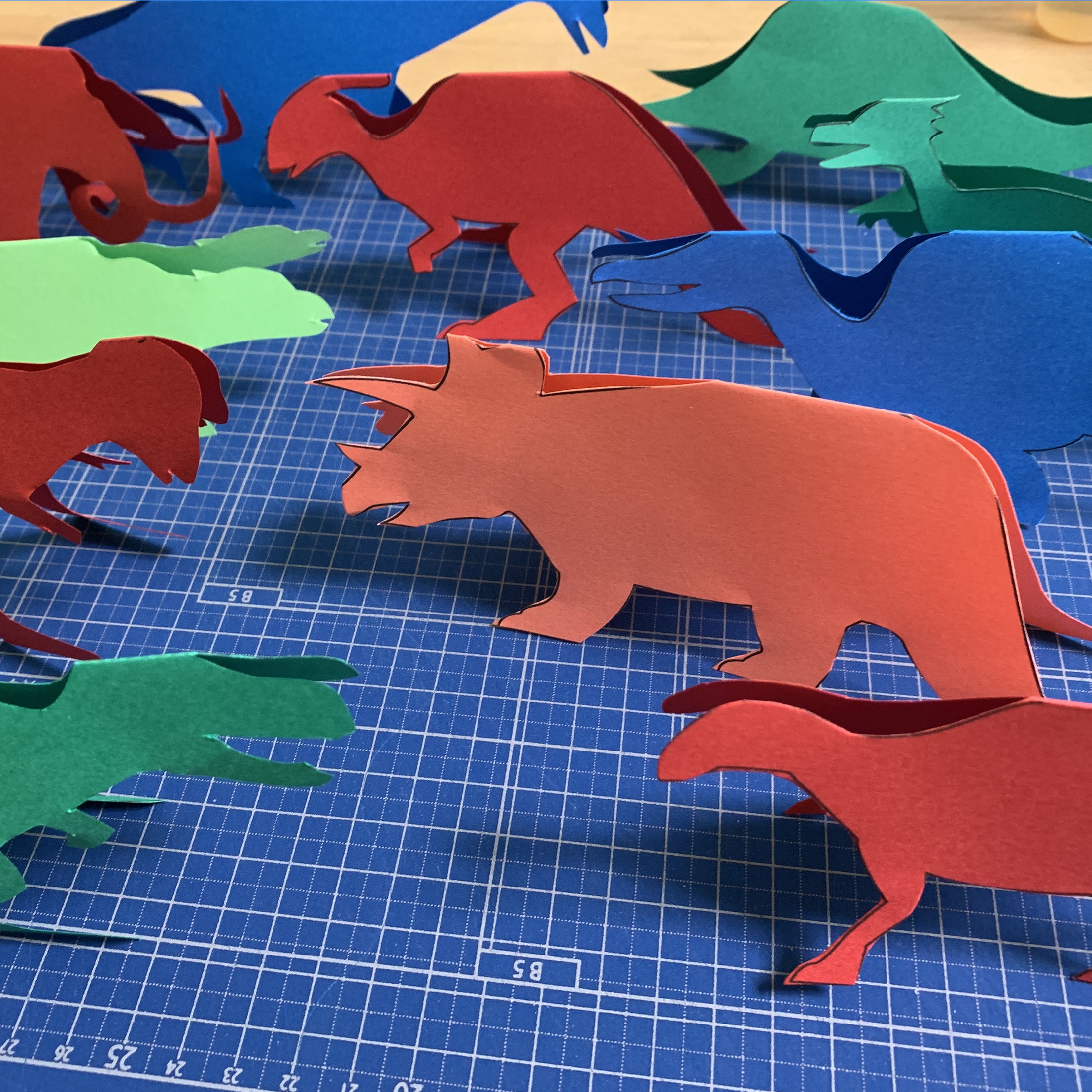 Dinosaur Craft: Scissor Activity to Create Standing Dinosaurs ...